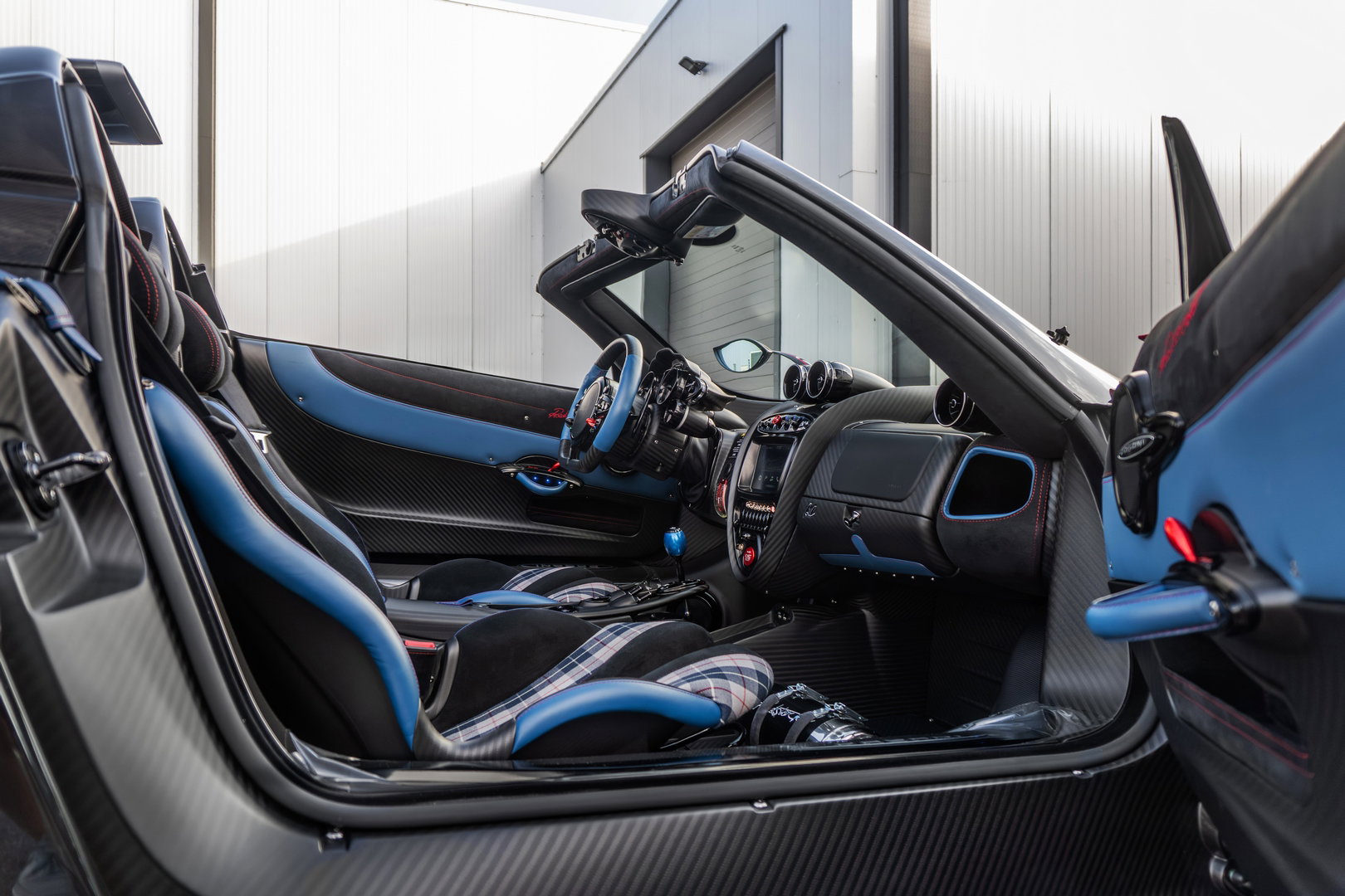 Pagani Huayra Roadster BC Detail - Bernards Exclusives