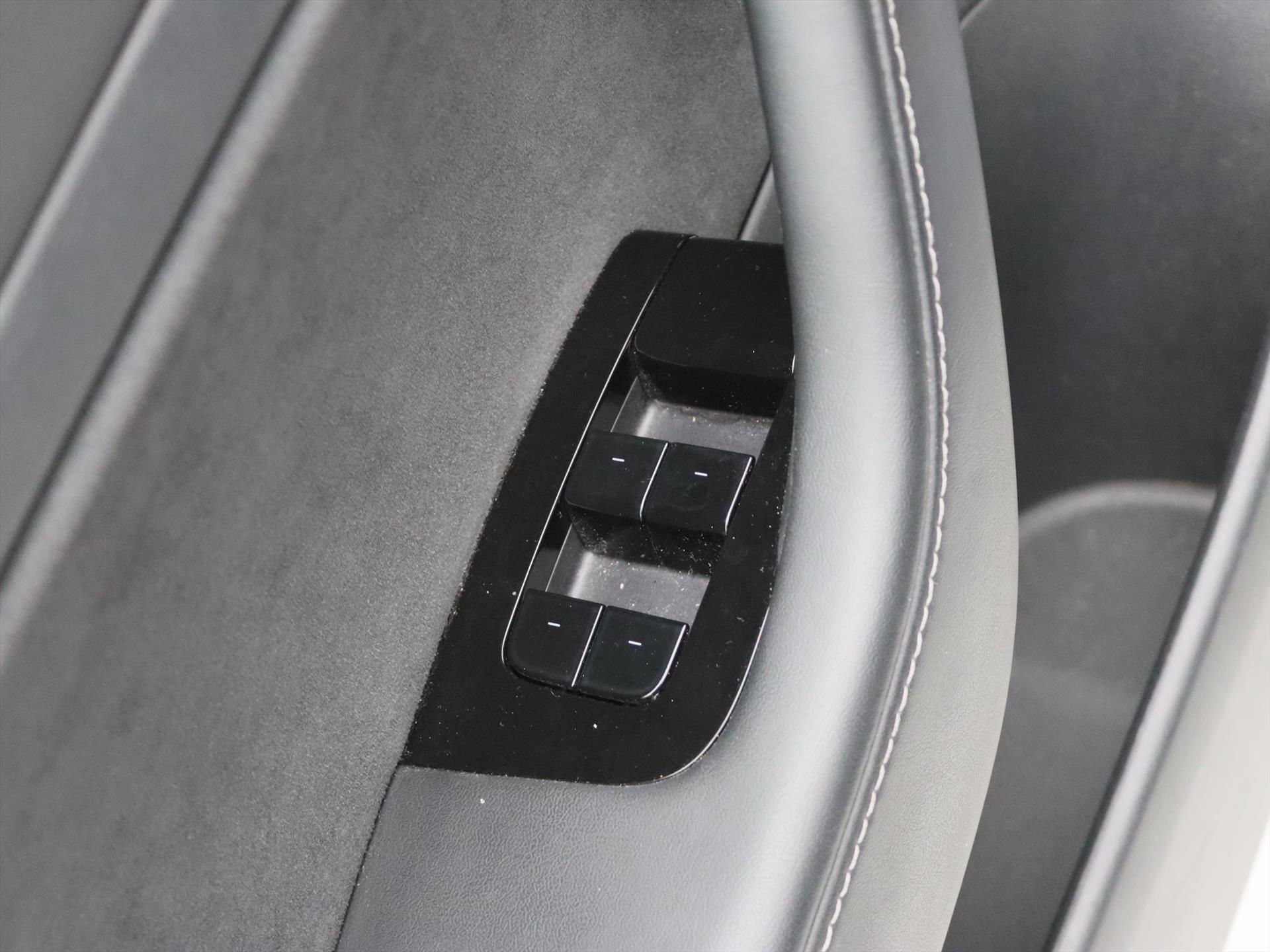 Tesla Model 3 - Jan Bogert